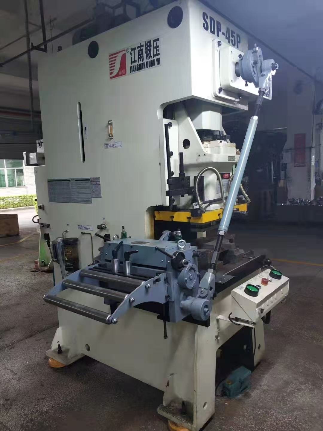 High-speed roller feeder - Dongguan Fenglang Technology Co., Ltd